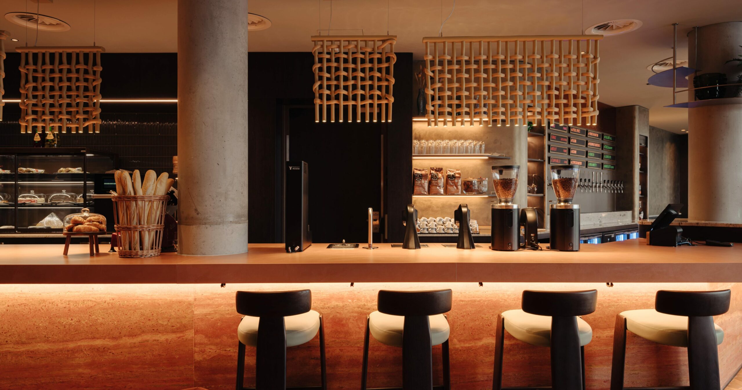 Bartender / Barista LuminAir | DoubleTree by Hilton Hotel - Amsterdam ...