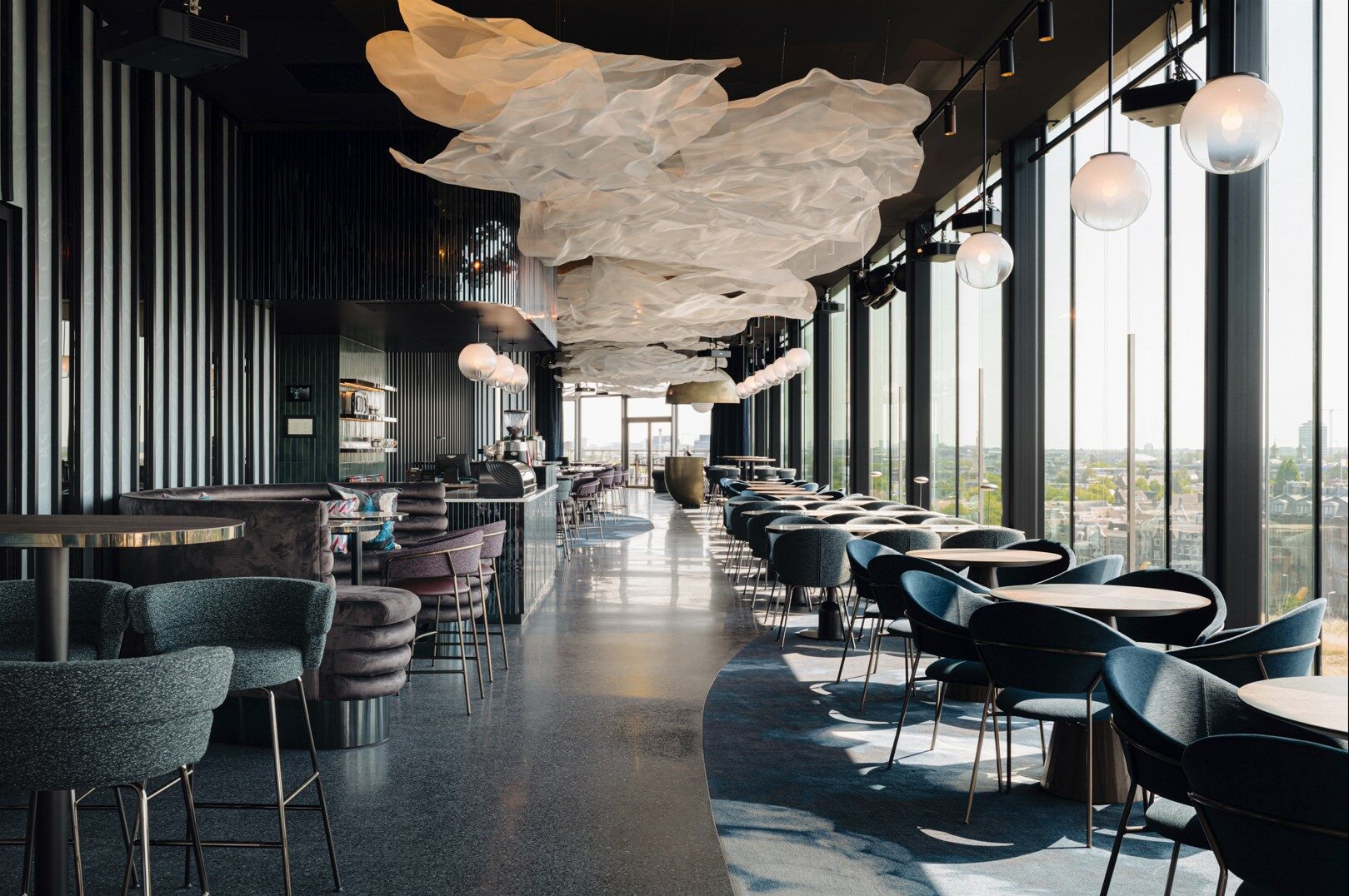 Bartender / Barista LuminAir | DoubleTree by Hilton Hotel - Amsterdam ...