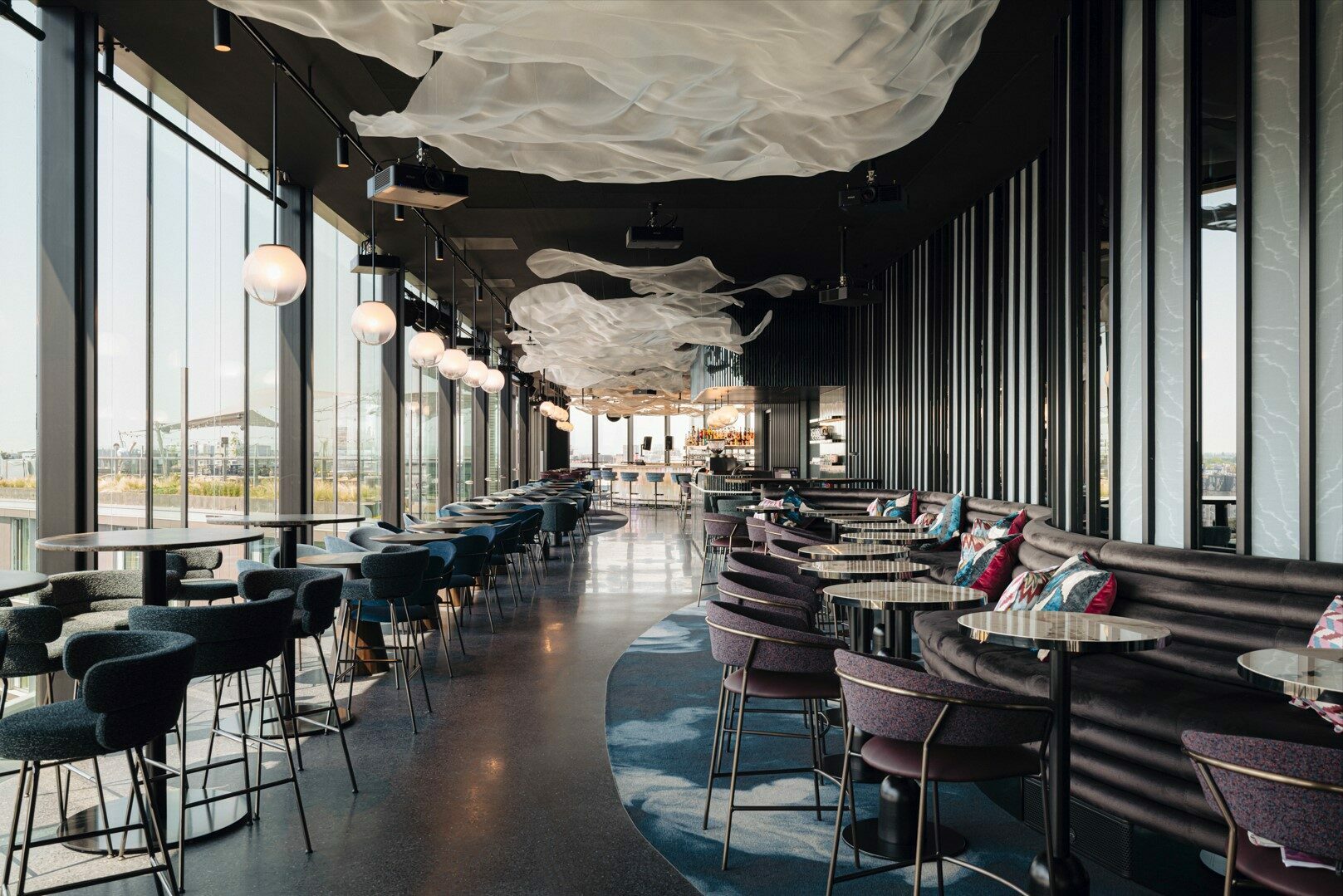 Host(ess) LuminAir | DoubleTree by Hilton Hotel - Amsterdam Centraal ...
