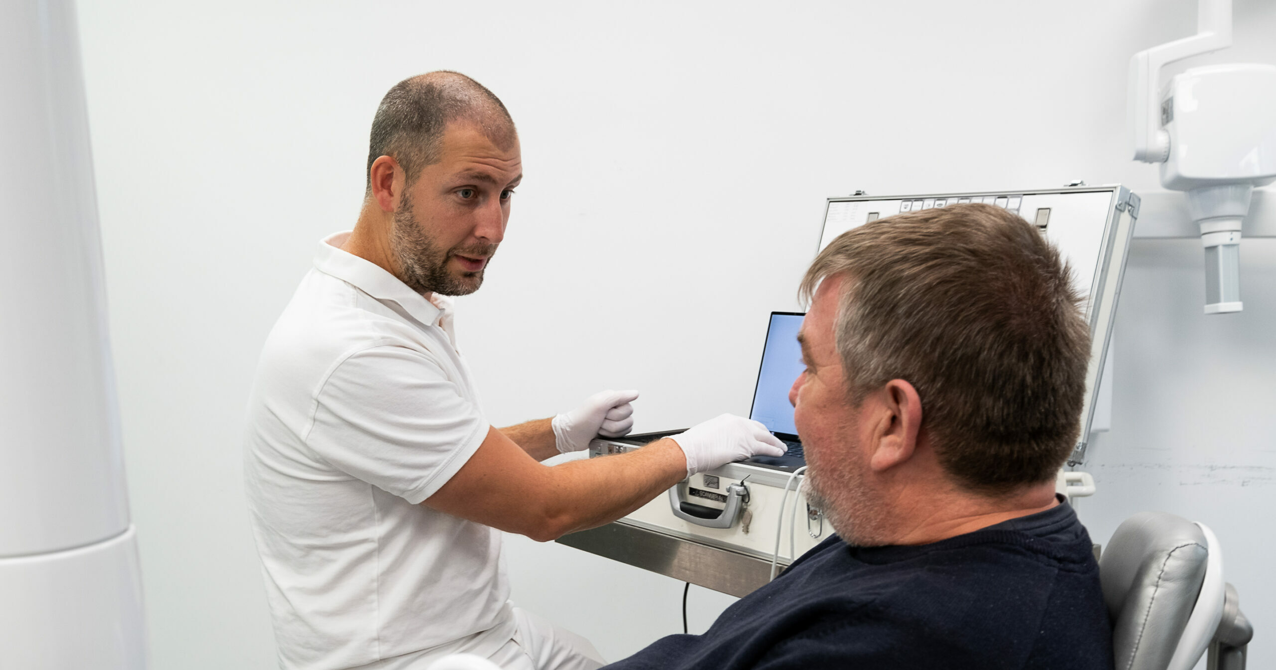 Klinisch Prothese Technicus | Eezy Dentures